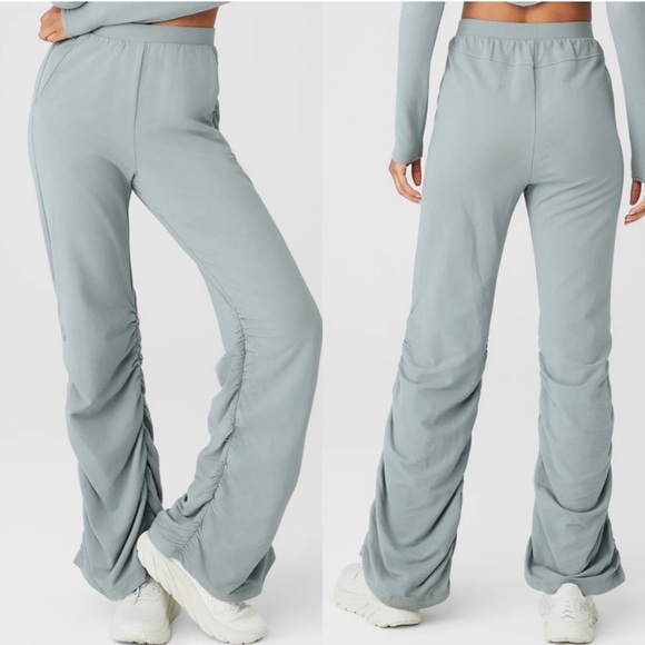 ALO Yoga | Pants & Jumpsuits | Alo Yoga Wmns M Ruched Soft Sculpt Pant ...